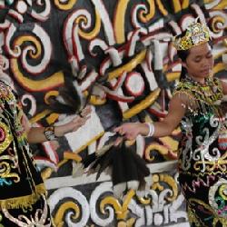 Tari Gantar Kalimantan Timur Tarian Kalimantan Timur | PDF | Seni